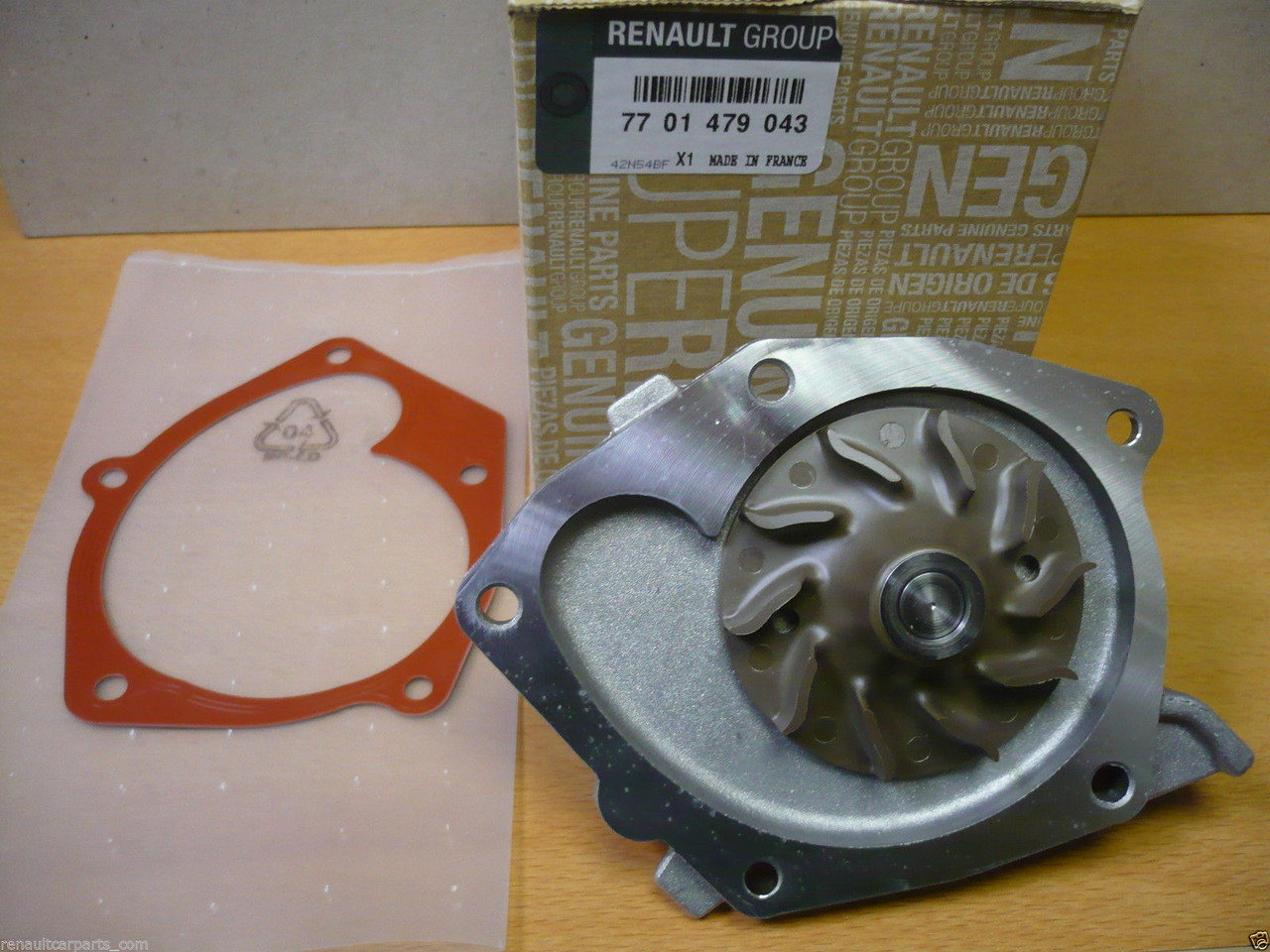 7701479043, помпа водяная (насос) охлаждения Renault 1.9dCi F9Q, F4R 2 ...