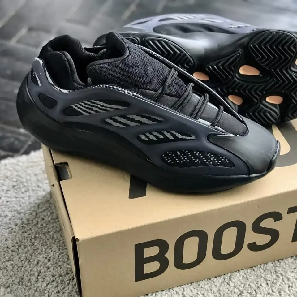 Кроссовки мужские Adidas Yeezy Boost 700 v3 адидас изи буст в3 черные ...