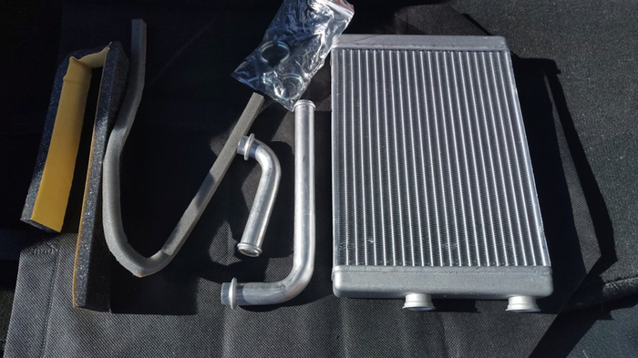 Радіатор опалювача Lancer (03-)/Outlander (03-) LRh 1100 Luzar MR568599 271408H910 271408H300 ...