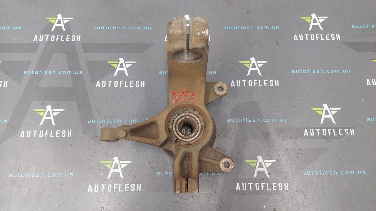 Кулак поворотный левый/ цапфа/ ступица 8200297028 Renault Grand Scenic ...