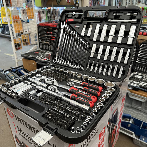 Набір інструментів на 219 од. INTERTOOL ET-8219 серия STORM Cr-V на три трещотки 1/2 3/8 1/4 (ID ...