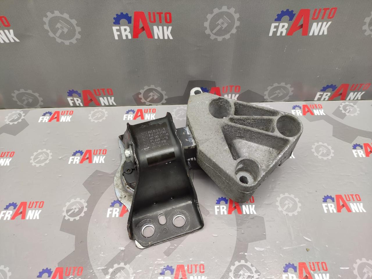 Подушка/ Опора двигателя правая 8200674936 для Renault Megane II ...