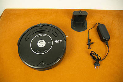 Пылесос Б/У iRobot Roomba 561, цена: 3450 ₴, купить на Prom.ua
