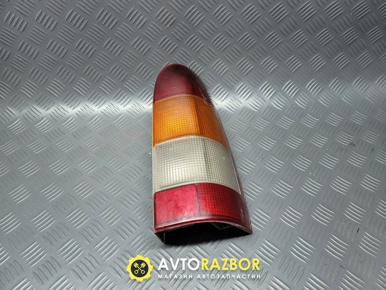 Стоп сигнал задний фонарь правый 265507C000 на Nissan Vanette Cargo C23 ...