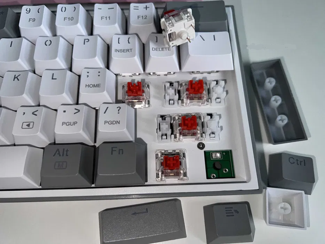 Механическая клавиатура с подсветкой Redragon Fizz K617 бело-розовая ...