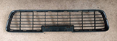 Решетка переднего бампера Toyota Hilux | Сравнить цены и купить по ...