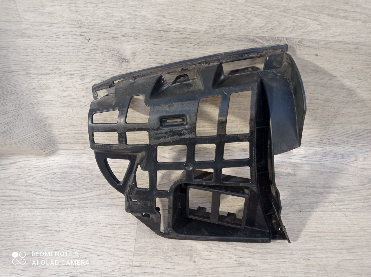 Кронштейн кріплення направляюча заднього бампера лівий Mercedes CLA ...