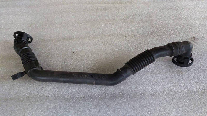 Патрубок вентиляції картерних газів, трубка сапуна 2.0 TDI 2006 ...