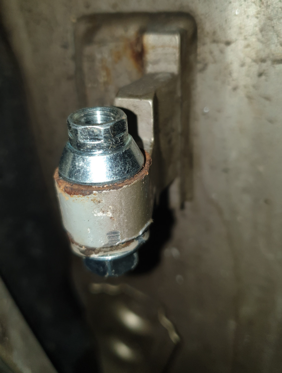 Ремкомплект петель дверей Volvo (Вольво) XC70 (втулка, штифт, гайка ...