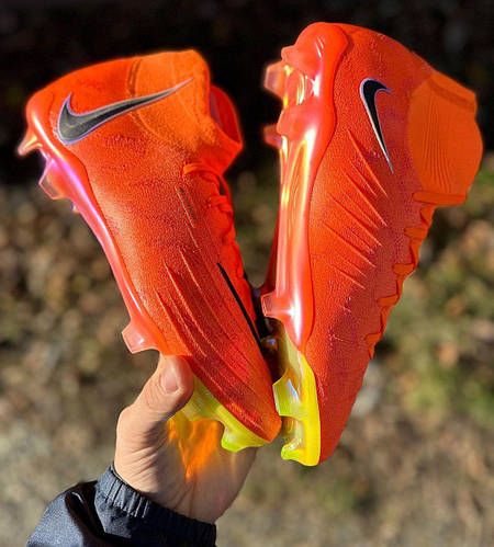 Футбольні Бутси Nike Phantom Luna FG взуття бутси найк фантом луна ...