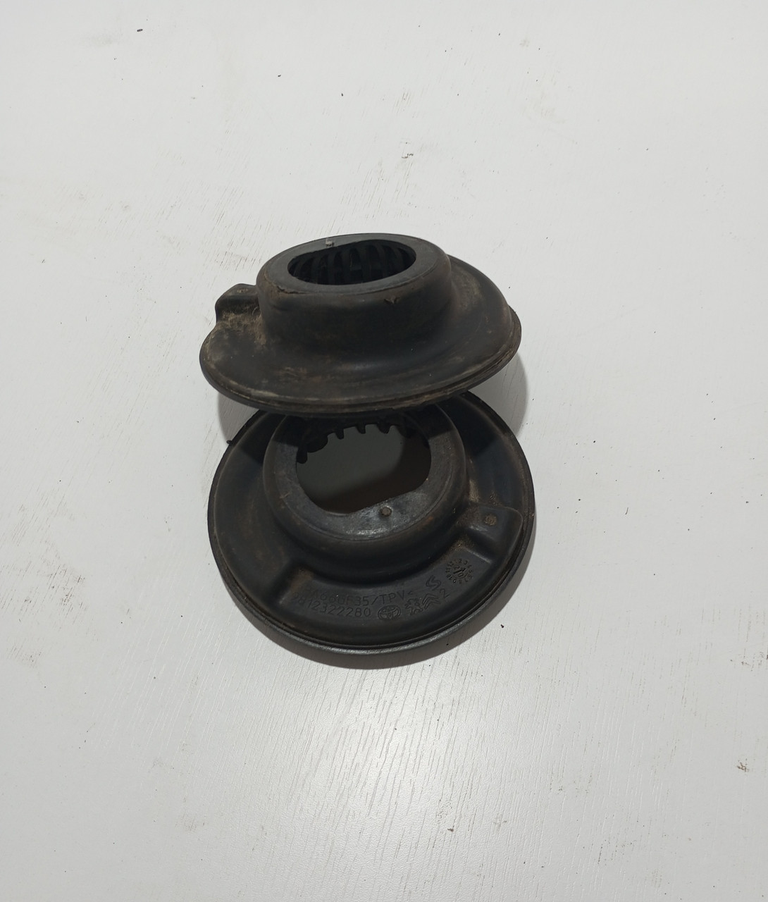 Опора задньої пружини нижня Peugeot Traveller 9812322280 (ID#2082559763 ...