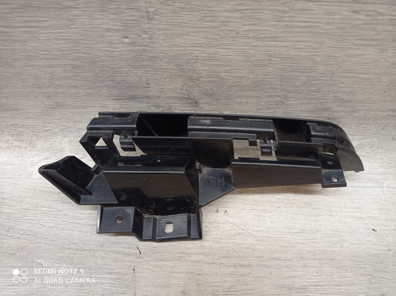 Кронштейн кріплення направляюча заднього бампера права BMW 3 E46 (2000 ...