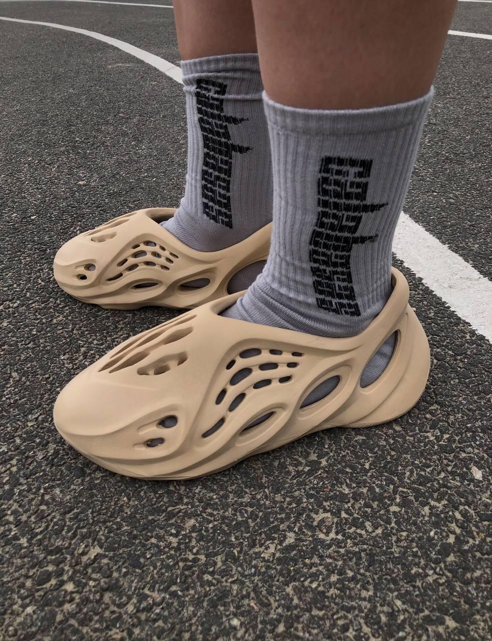 Бежевые кроссы Адидас Изи Фоам Раннер Унисекс Adidas Yeezy Foam Runner ...