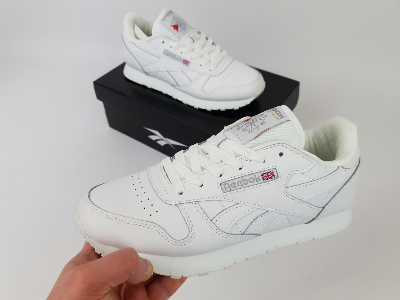 Кроссовки мужские Reebok Classic Leather White белые. Кроссовки женские ...