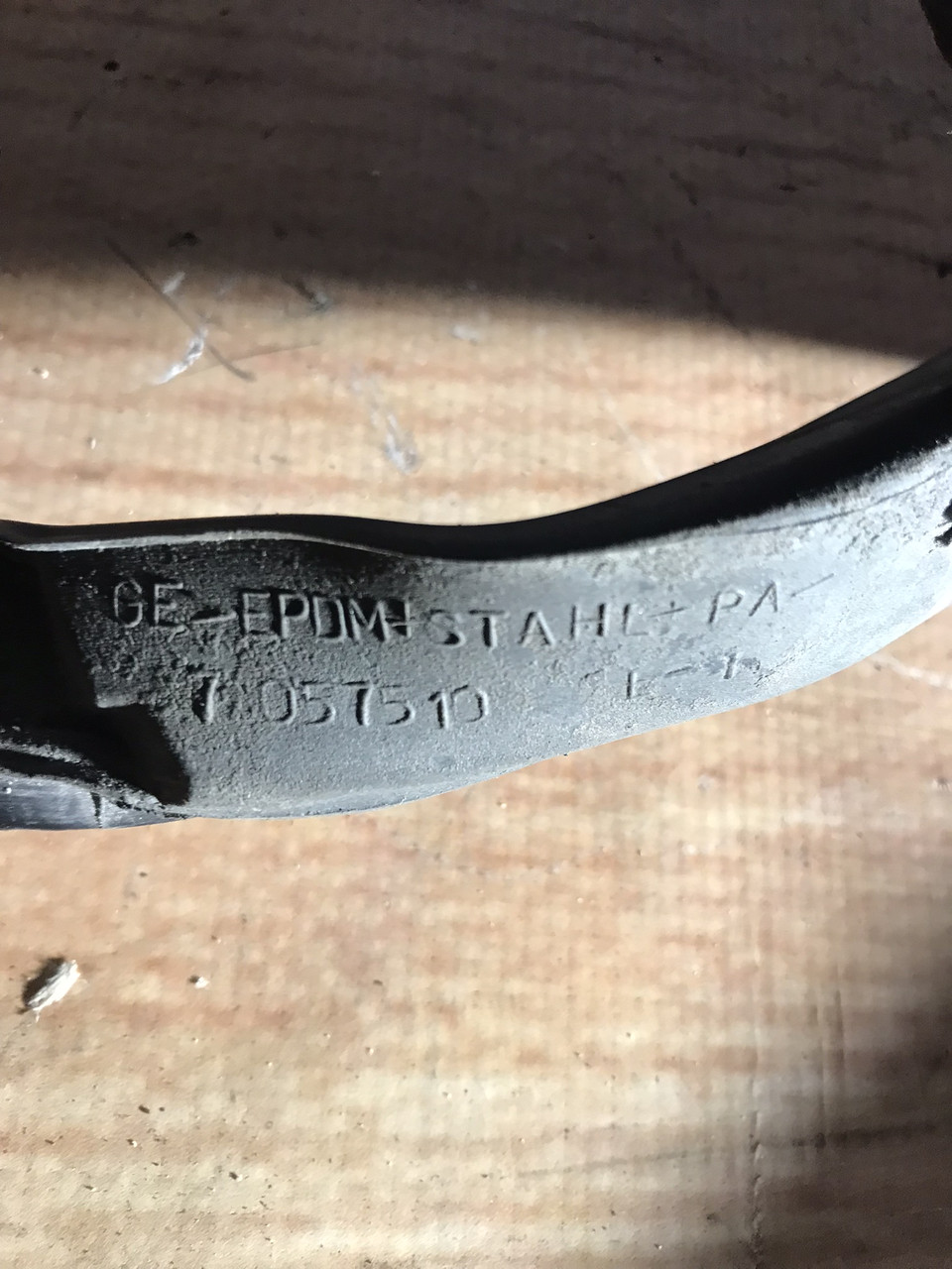 Уплотнитель двери стыка крыши правий задний бмв bmw е E60 51227057510 ...