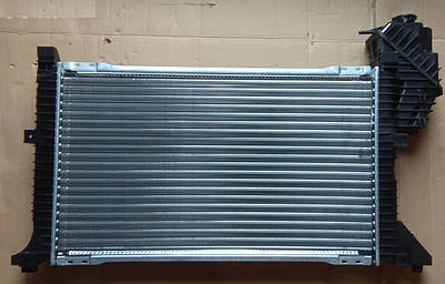 Радіатор Mercedes Sprinter 208-412 хутро 97-06 680*400*33, ціна: 4146. ...