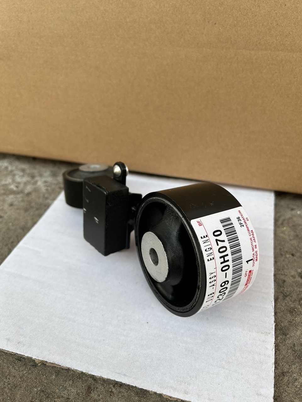 Подушка двигателя верхняя Toyota Camry 40 2.4 12309-0H070: продажа ...