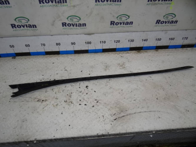 Ущільнювач лобового скла лівий Peugeot 5008 1 2009-2017 (Пежо 5008 ...