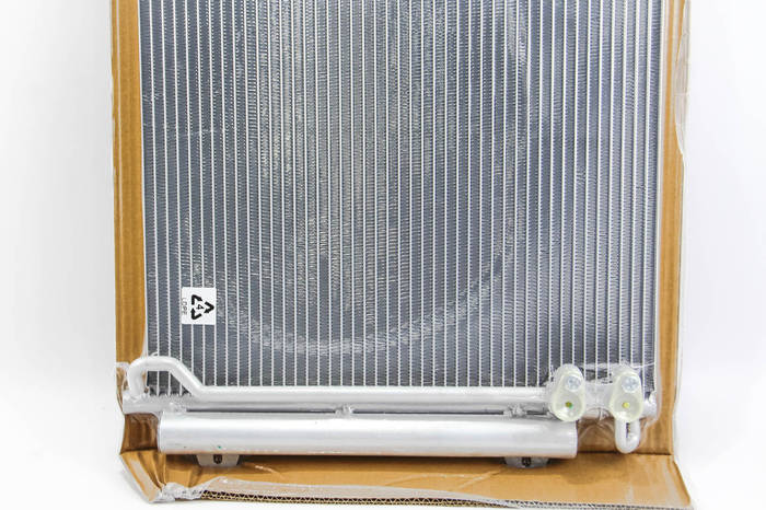 Радиатор кондиционера Passat 1.6-2.0/1.6D-2.0D 05-16, LORO (0530160018 ...