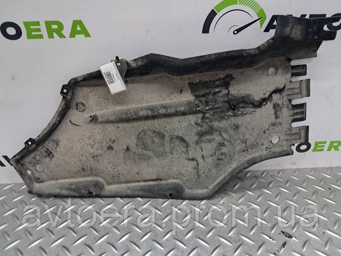 8R0825215C Захист днища зад лев Q5 8R тріщини та потертості (ID ...