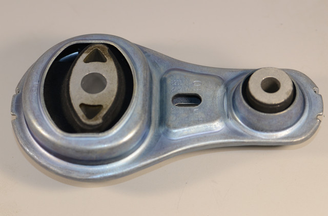 Подушка двигателя Renault Trafic 2006-> 2.0dCi (внизу, восьмерка ...