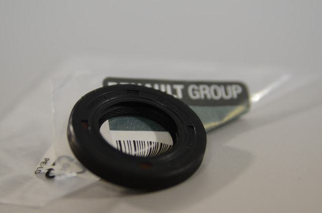 Оригінальні запчастини RENAULT: Сальники, шайби і маслоотражатели КПП ...