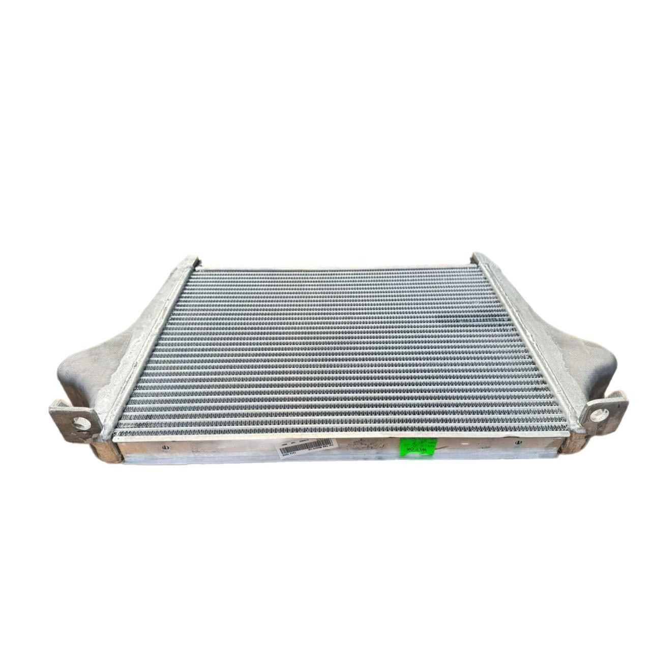 Радиатор охлаждения (интеркуллер) БАЗ А-079 Эталон, ТАТА LPT-613 E2, Е3 ...