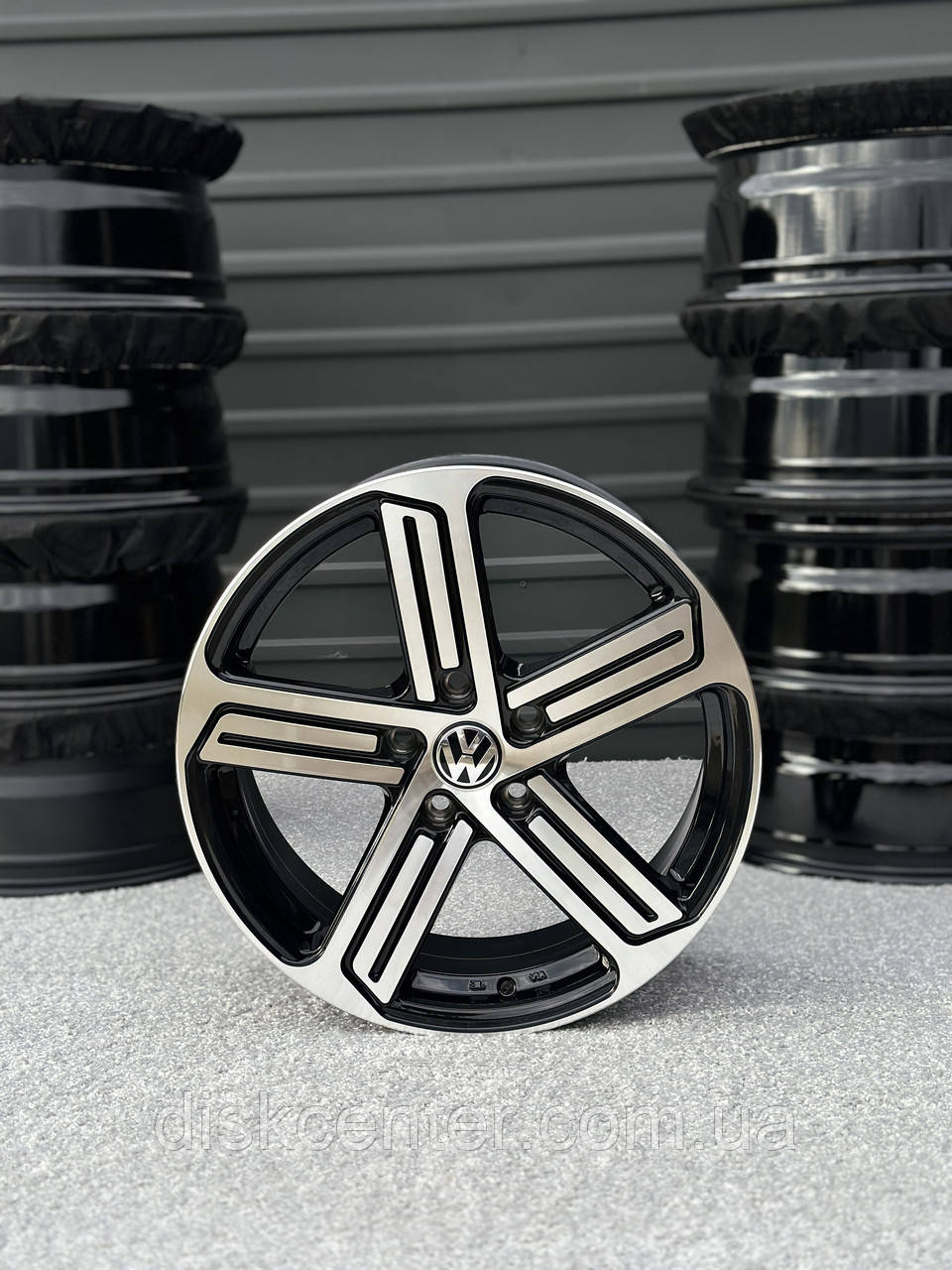 Нові диски R17 5×112 Volkswagen Taos Tiguan Passat Golf Arteon Skoda ...