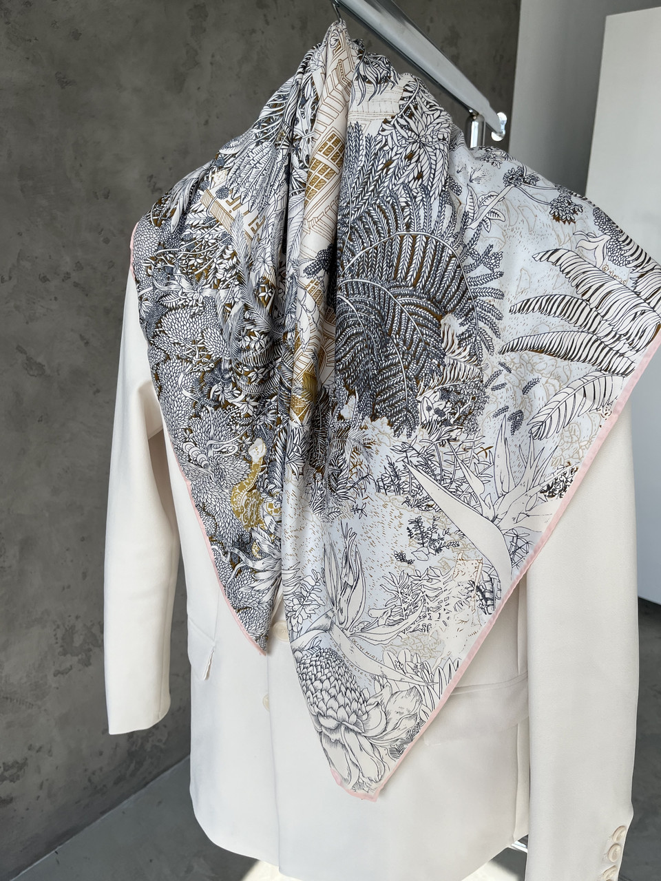 Шовкова стильна хустка продаж ціна у Львові Хустки шалі палантини від Mak Accessories