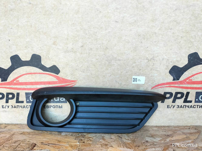 BMW 1 F20 15-19 решетка накладка туманки правая 51117371666 / 7371666 ...