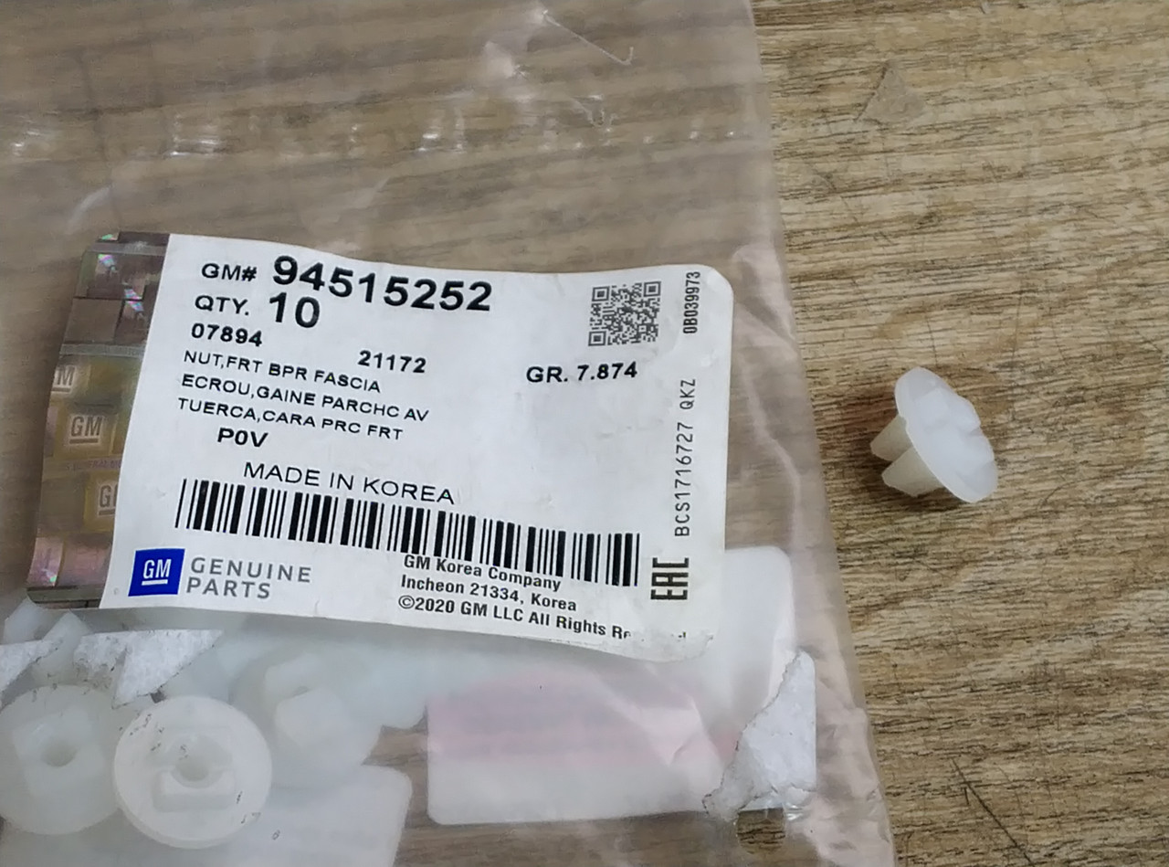 Клипса крепления бампера GENERAL MOTORS 94515252 CHEVROLET всего за 40 ...