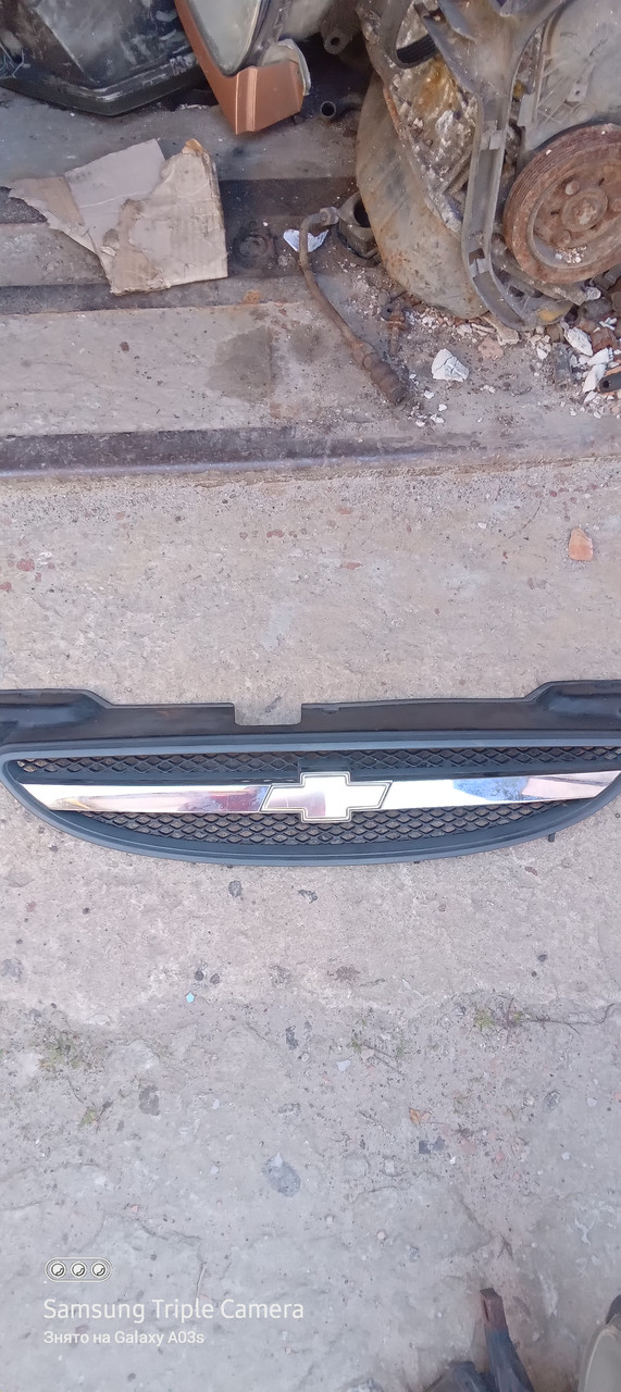 Решотка капота на Шевроле Авео Т 200 б/у, цена: 600 ₴, купить на Prom.ua