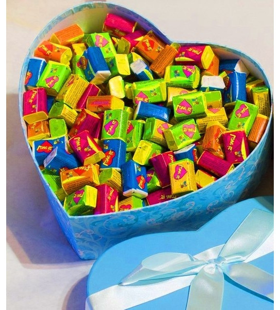 Жвачки Love is в коробочке Большие 100шт: продажа, цена в Киеве ...