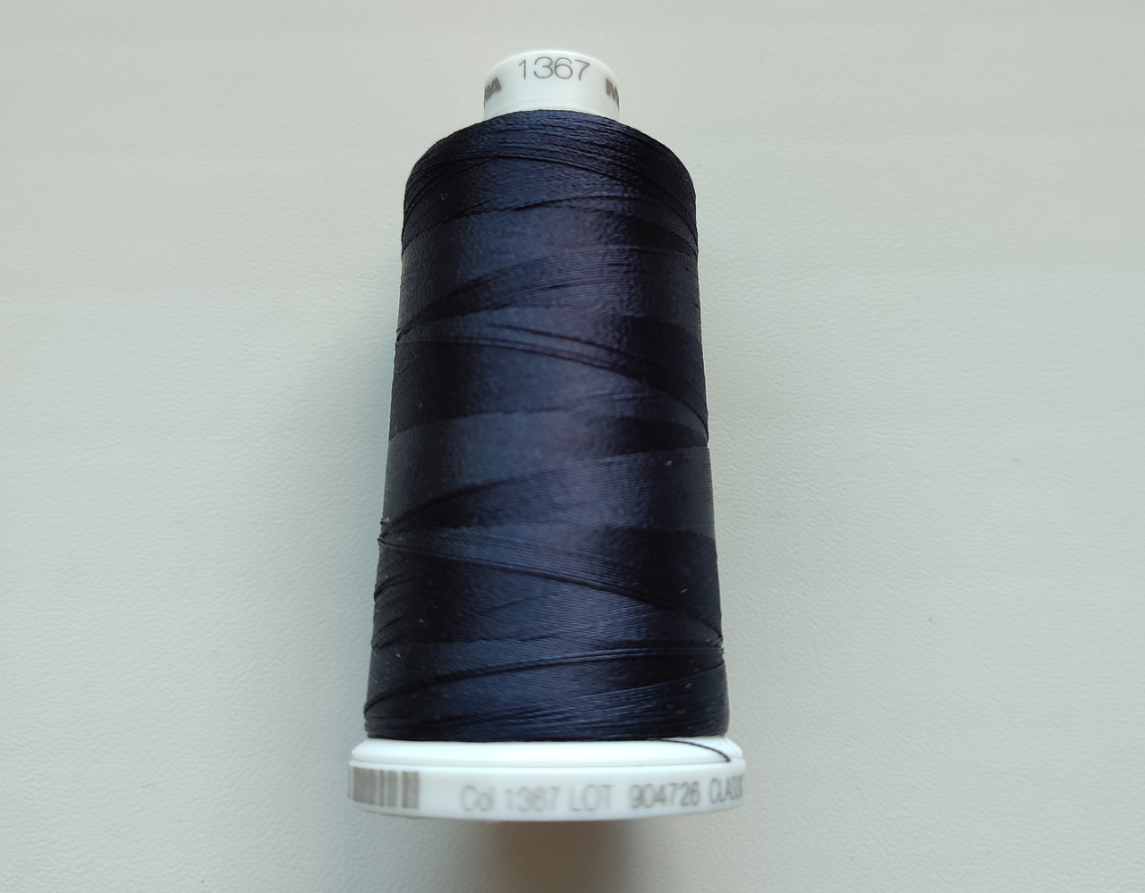 Нитки для машинної вишивки. Madeira Classic №40. Темно-Синій колір ...