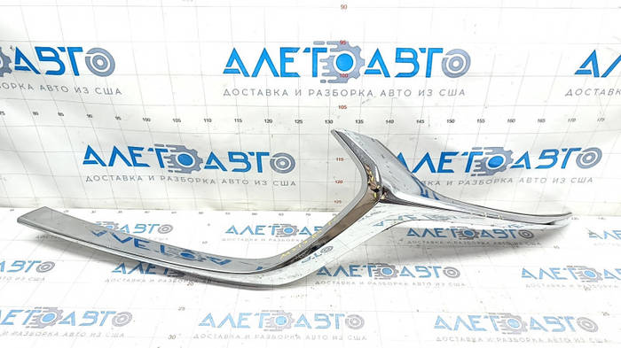 Молдинг решетки радиатора левый Mazda 3 19-24 4d хром, песок BDTS507K0A ...