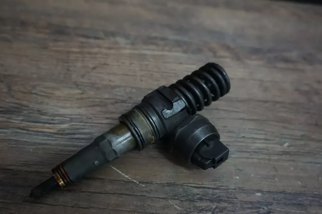 Паливна форсунка Volkswagen 2.5 tdi 07Z130073N, 07Z130073NX, 0414720309 ...