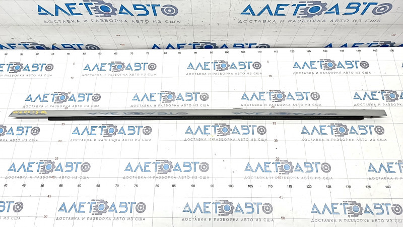 Купить Молдинг дверь-стекло центральный задний левый Mercedes C-class ...