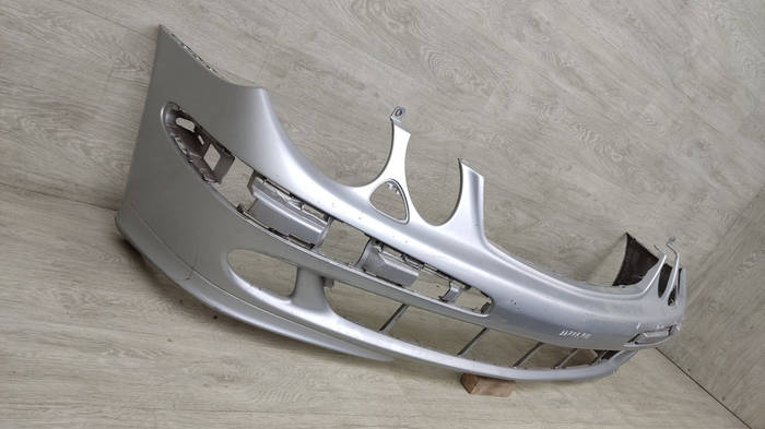 Бампер передній Mercedes W211 (2002-2006) A2118800240 Деф. (тріщина ...