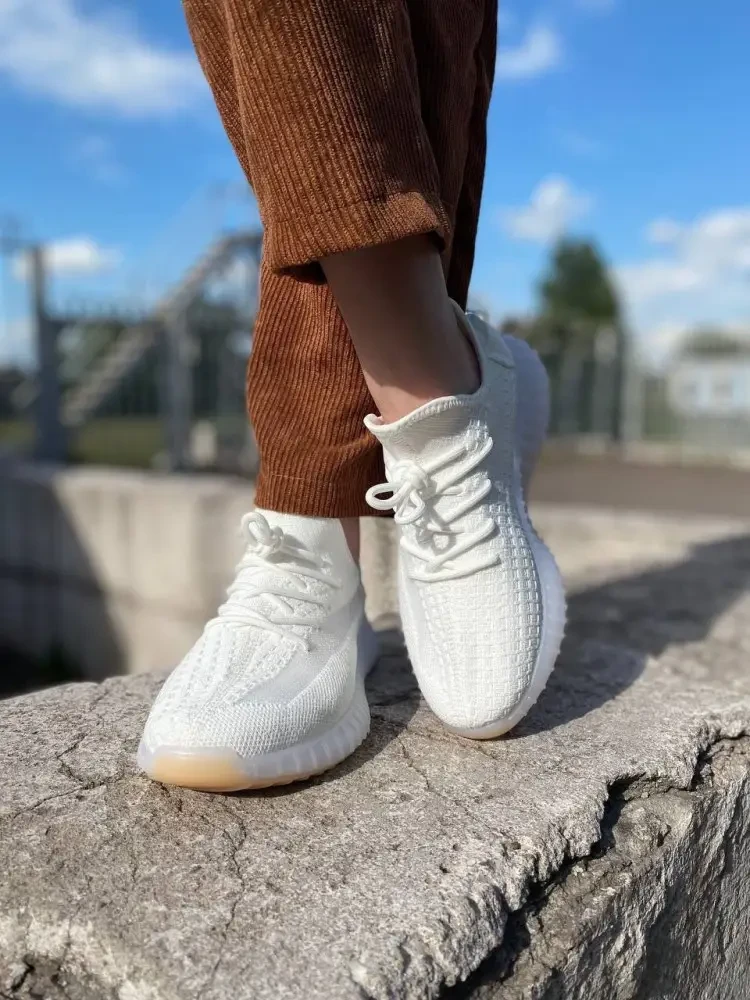Женские кроссовки Adidas Yeezy 350 BOOST, белый, Китай Адідас Єзі 350 ...