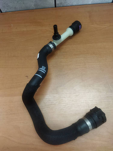 8641078 Volvo Патрубок охлаждения 2.0 бензин volvo 2014-2018г. xc60 ...