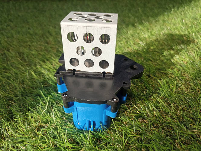 Резистор реостат вентилятора Citroen C4 Peugeot 307 308 Partner 3008 ...