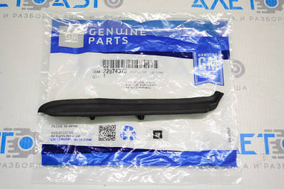 Ущільнювач грат двірників правий Porsche Cayenne 958 11-15 тріщина ...