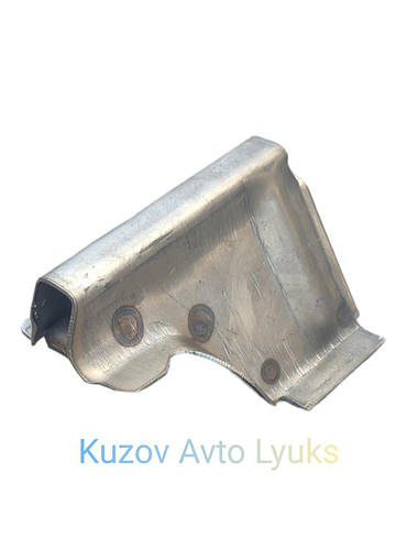 Поддомкратник (кронштейн домкрата) передний левый или правый ВАЗ-2121 ...