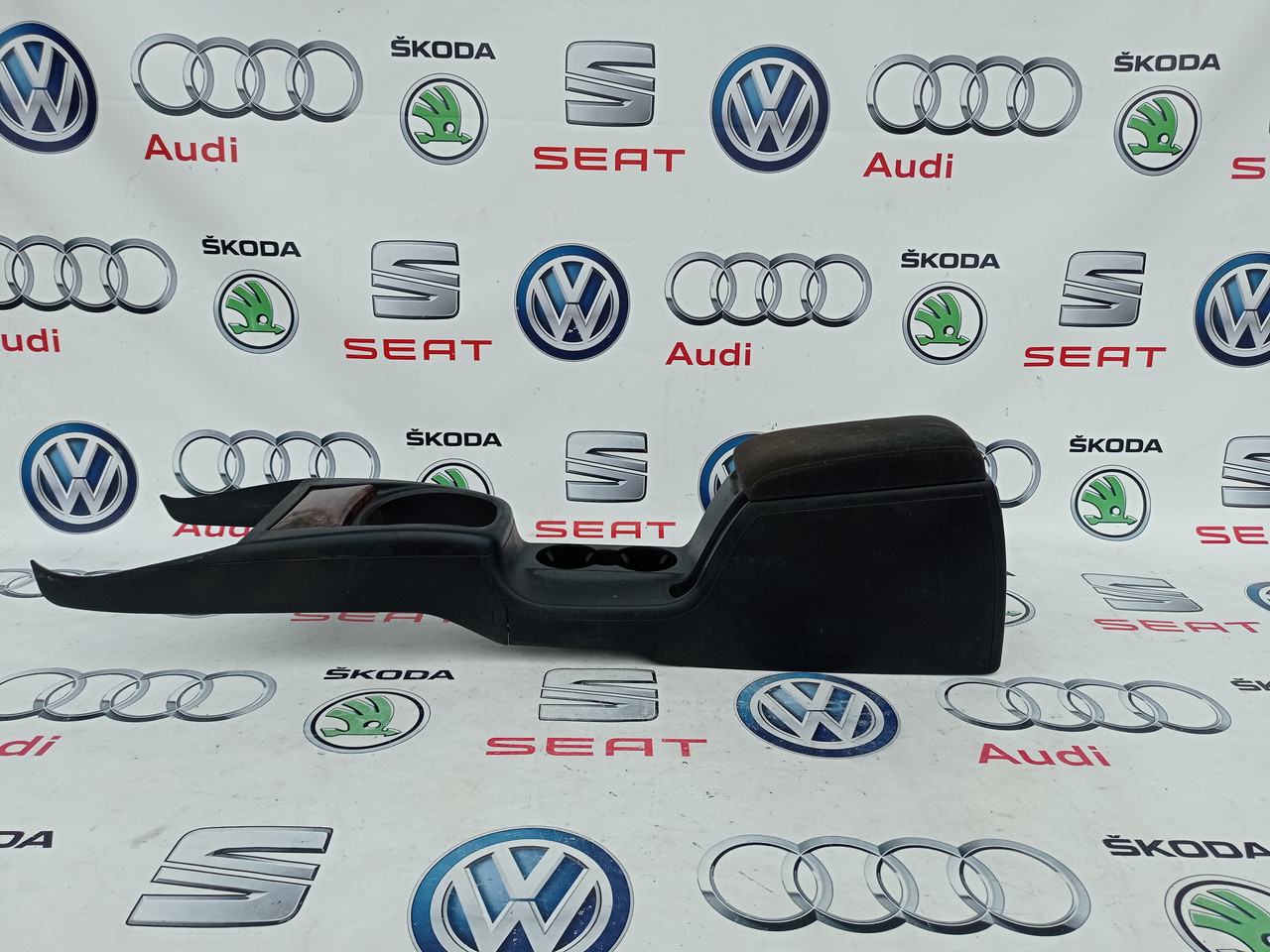 Центральний тунель з підлоктником Volkswagen Passat B5+ 3B1863243B ...