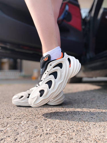 Женские кроссовки Adidas adiFOM Quake Tan Black (бело-черные ...