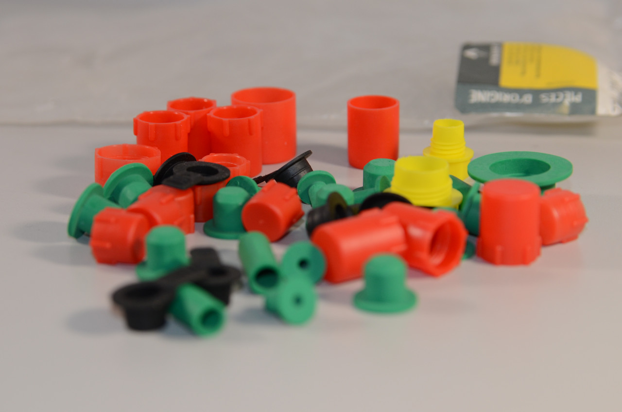 Заглушки для очистки топливной системы на Renault Trafic II 2001->2014 ...