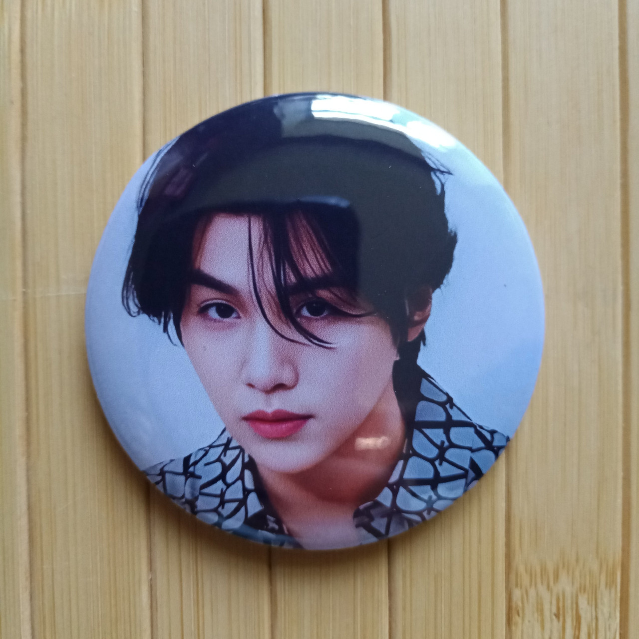 Значок Suga Мін Юнгі BTS 5,6 см, ціна: 30 ₴, купити на Prom.ua