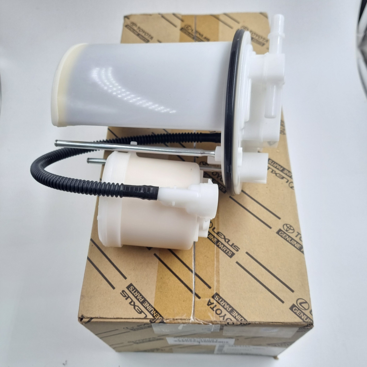 Оригінальний паливний фільтр Тойота 77024-4206 РАВ4 (ID#1926049661 ...