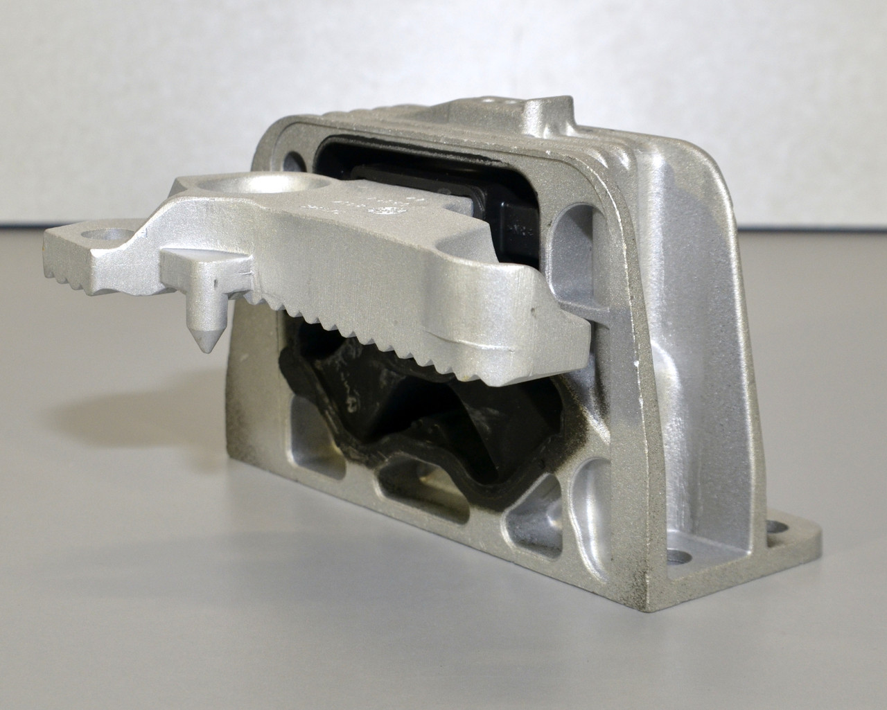 Подушка двигуна права (R) на Renault Master III 2.3 dCi (FWD) 2010 ...