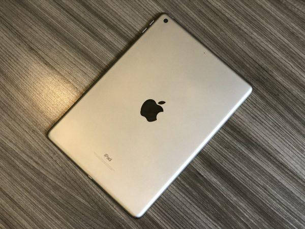 IPad 5th Gen 32GB WI-FI Space Grey/ Black A1822 (ID#2321173894), ціна: 3400 ₴, купити на Prom.ua